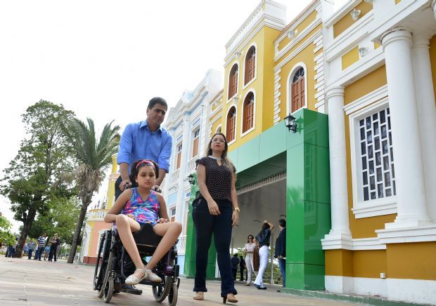 Após polêmica de acessibilidade, Emanuel promete obras prontas em 60 ...