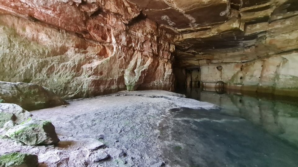 Especialista diz que cor escura de Lagoa Azul de Chapada é normal, mas ...